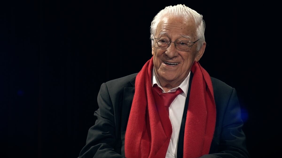 El padre Ángel, a los políticos: “Hay muchos que no han quitado nunca ...