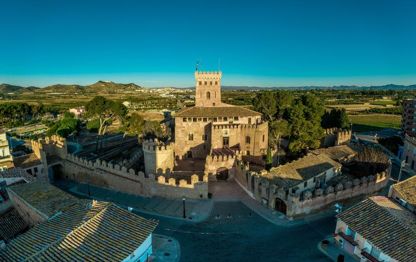 Benissanó, visita a un castillo de ensueño en un territorio rico en ...