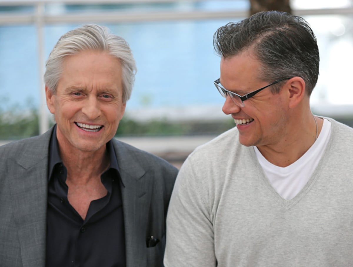 Michael Douglas y Matt Damon se lo montan en Cannes | Moda | S Moda ...