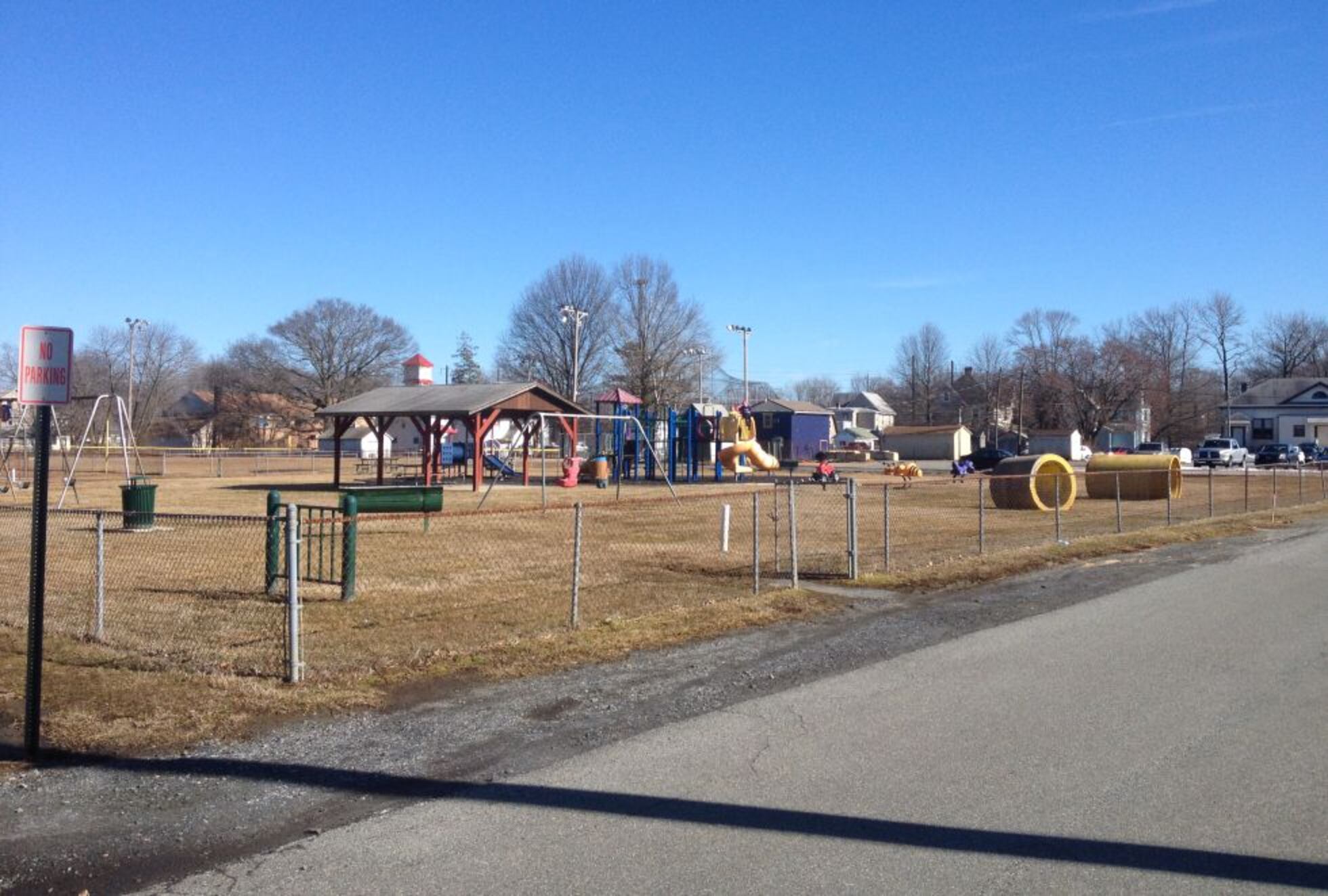 Los trenes petroleros alteran la rutina en Perryville | Fotos ...