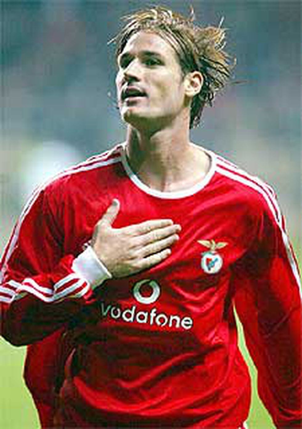 Muere el futbolista del Benfica Miklos Feher tras sufrir una embolia ...