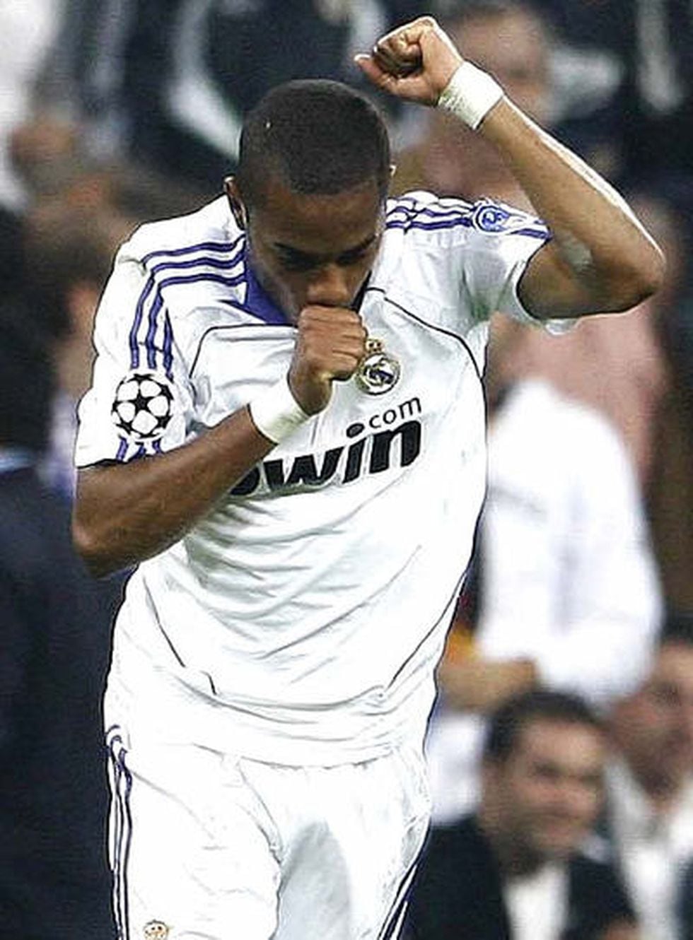 Robinho baila en el Bernabéu | Deportes | EL PAÍS