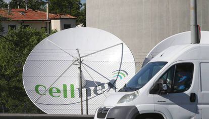 Cellnex amplía su expansión al comprar 546 torres en Irlanda | Economía ...