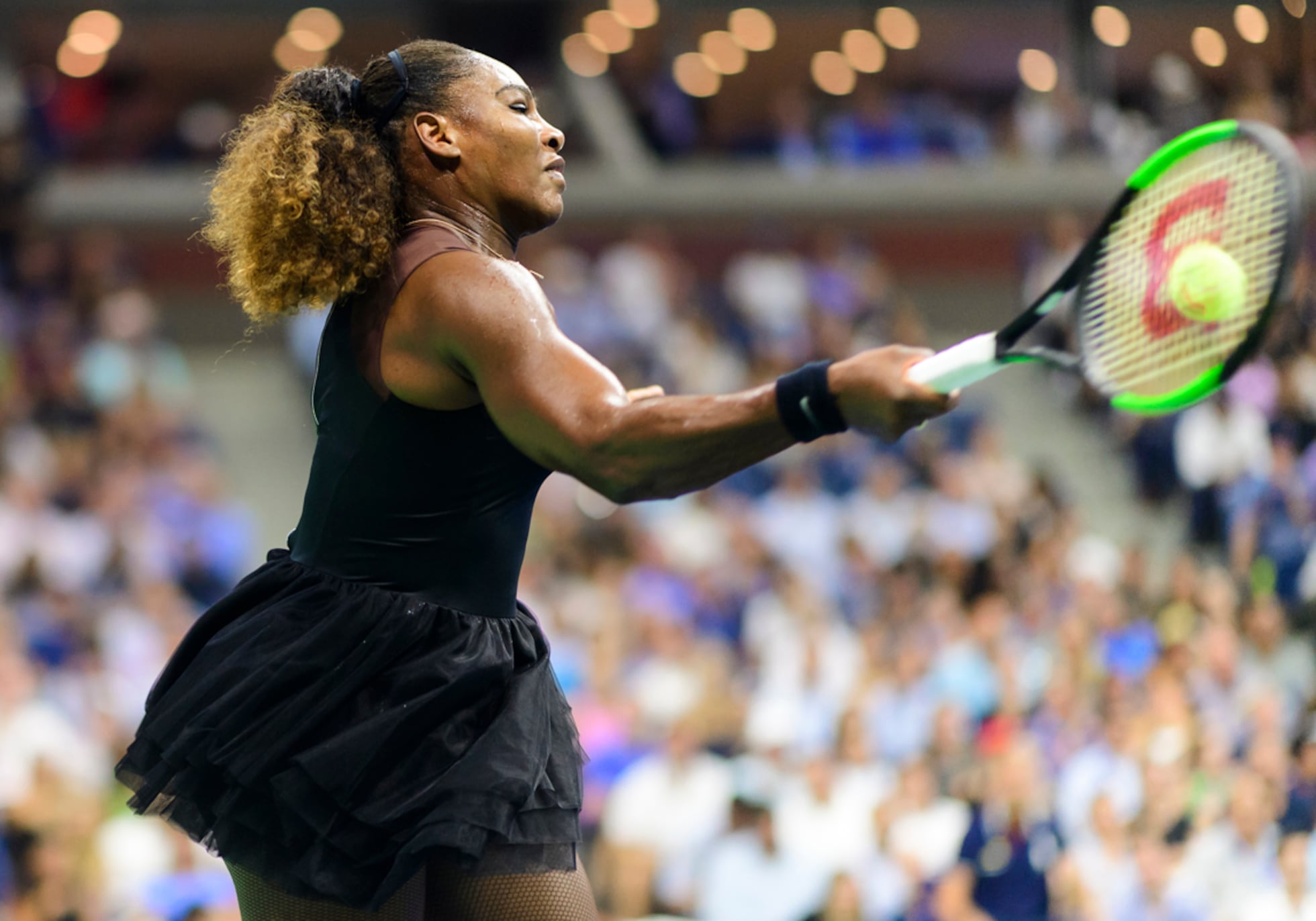 Ante las críticas, Serena Williams saca a la pista un espectacular tutú ...