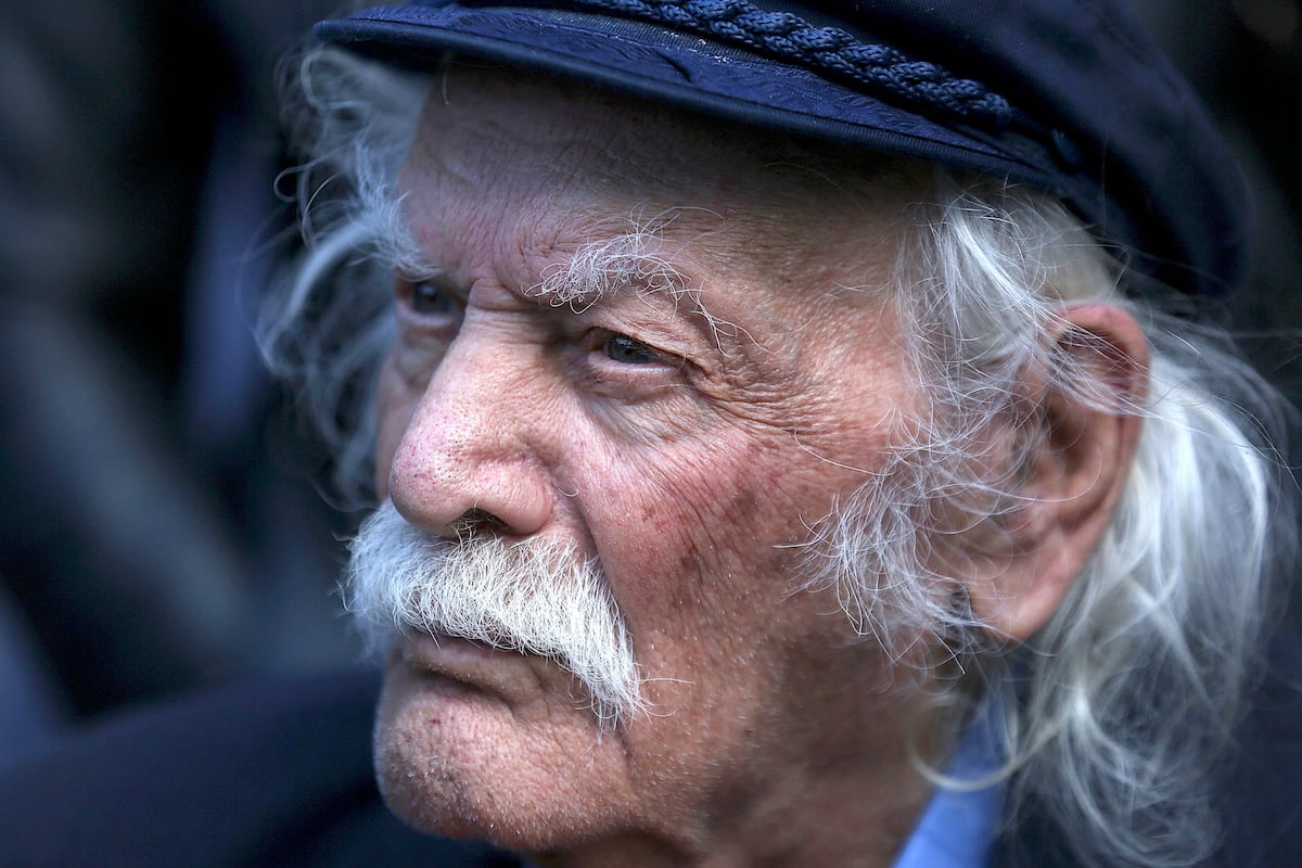 Manolis Glezos, héroe de la resistencia griega | Internacional | EL PAÍS