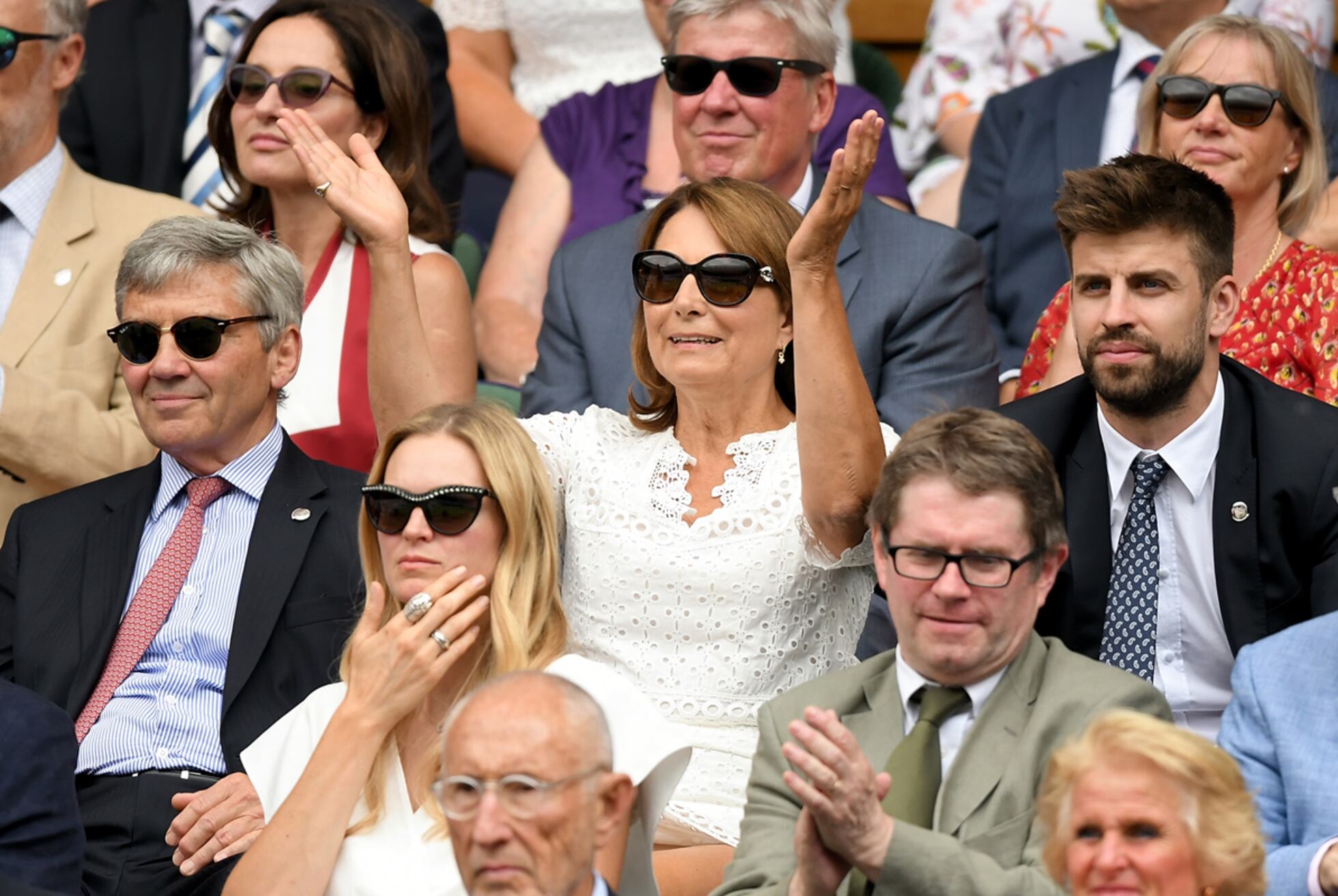 El glamour de la grada de Wimbledon une a Piqué y los padres de Kate ...
