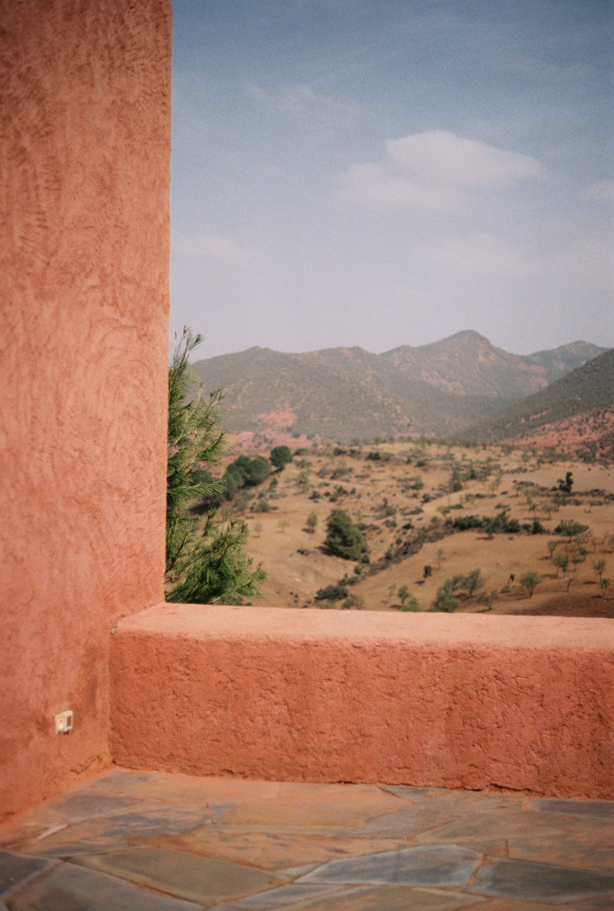 Minimalismo afilado, pero tradicional: así es el Marrakech de Studio KO ...