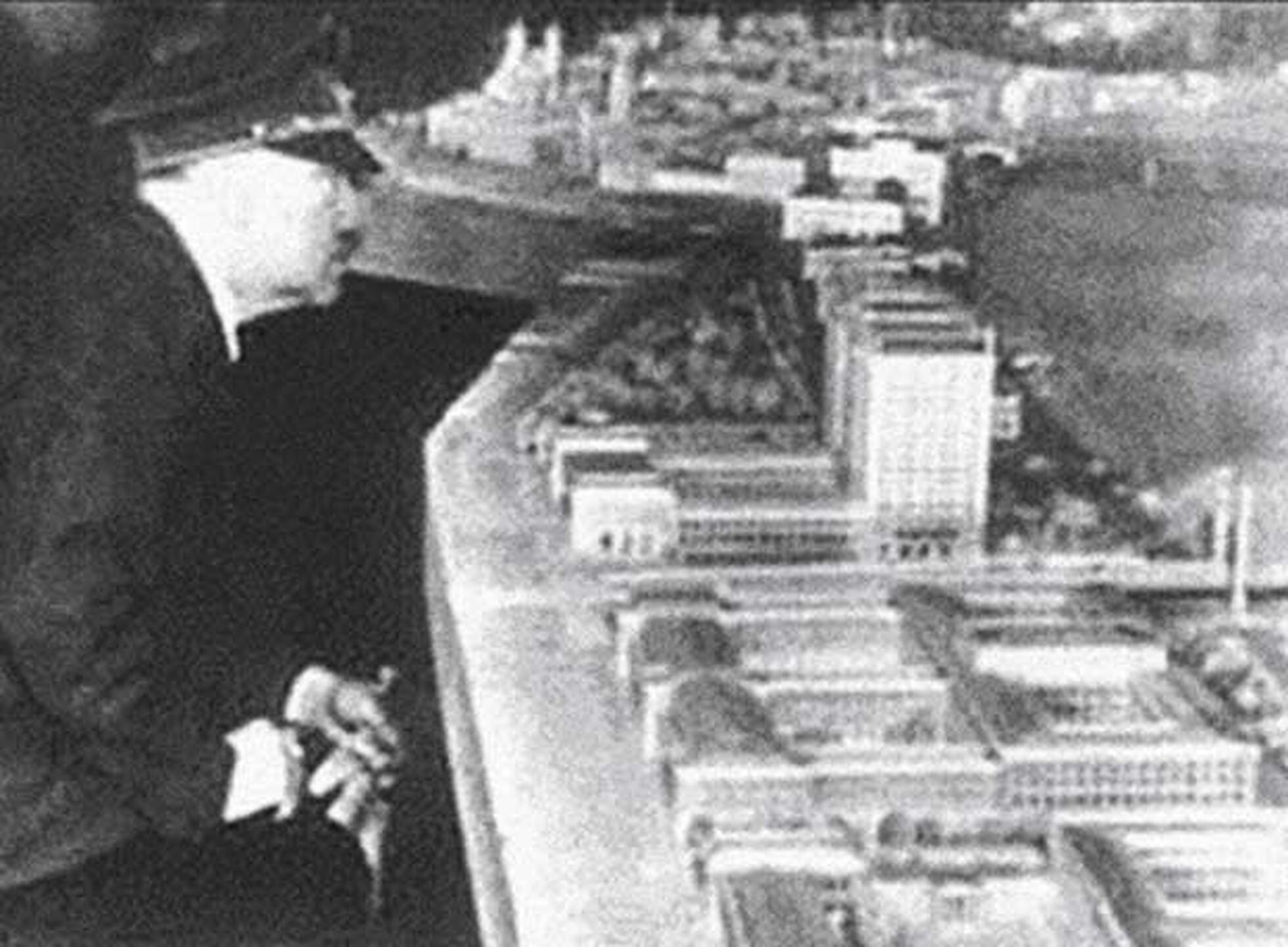 Adolf Hitler observa su proyecto de ciudad para Linz | Cultura | EL PAÍS