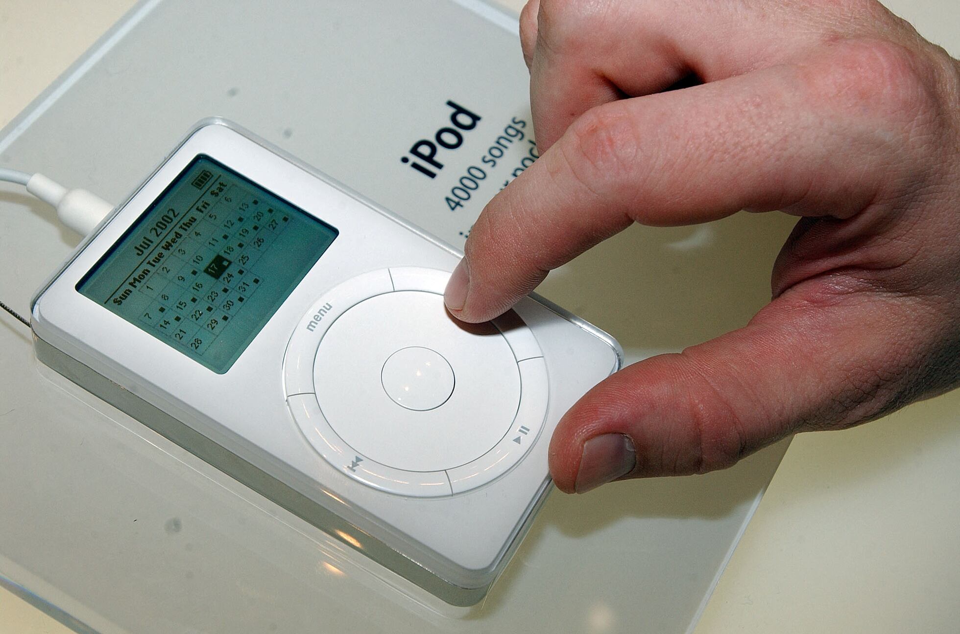 Apple: Así revolucionó el iPod el mercado de la música | Tecnología ...