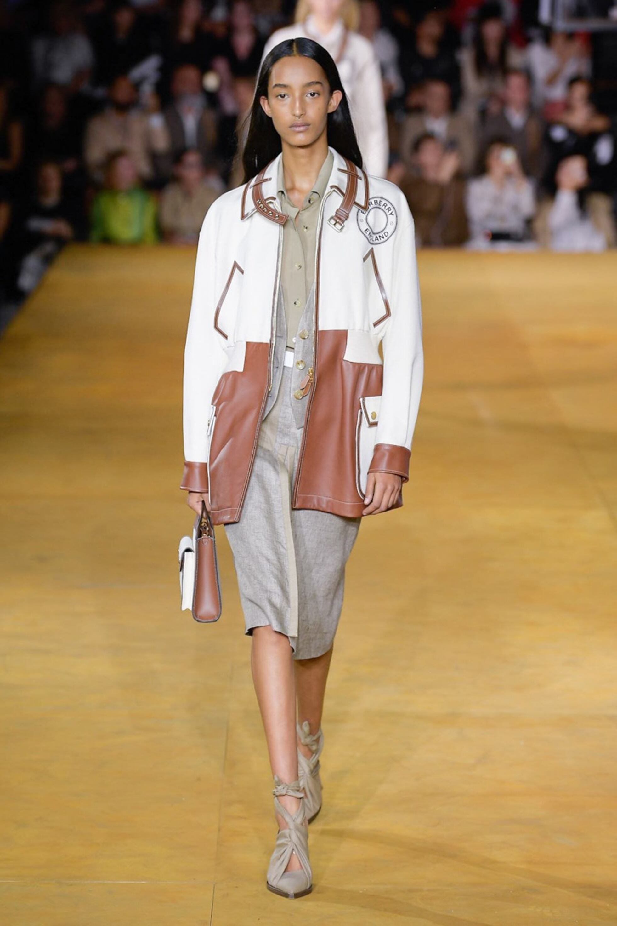 La elegancia fresca de Burberry | Fotos | Pasarelas de Moda | S Moda ...