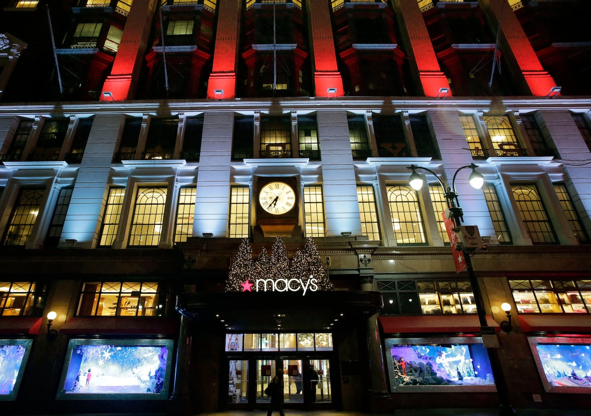 Un grupo de inversores ofrece 5.800 millones de dólares por los grandes almacenes Macy’s ...