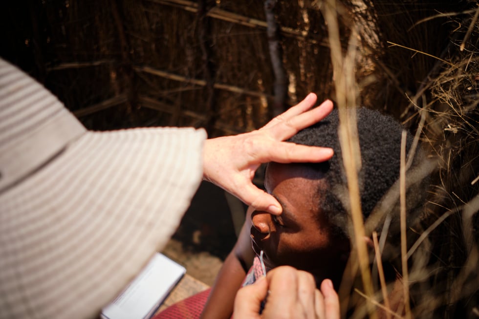 Detectar la lepra: un caso clínico de Malaui en fotos | Fotos | Planeta ...