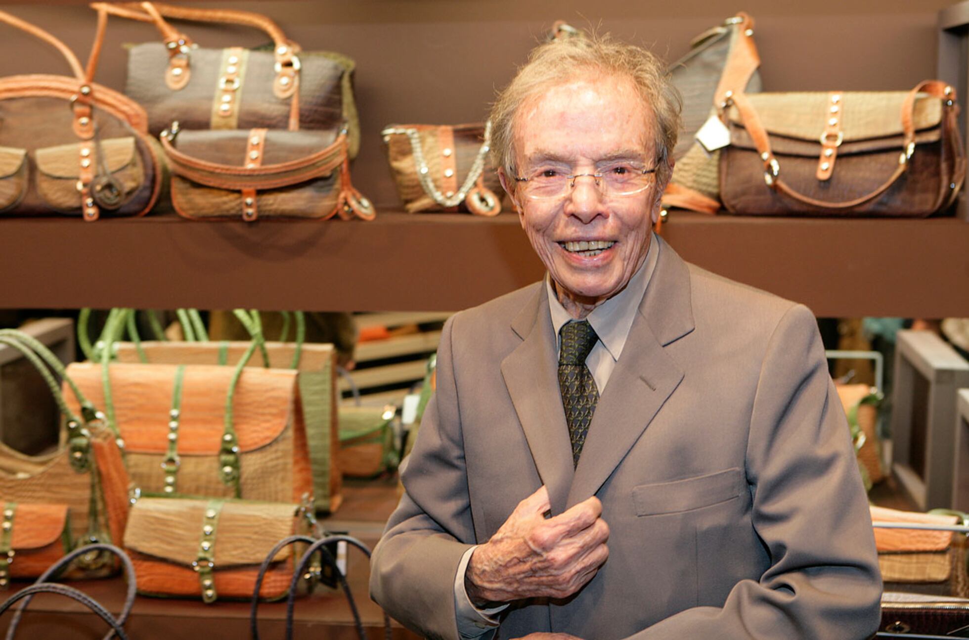 La vida de Manuel Pertegaz en 20 imágenes | Fotos | S Moda: Revista de ...