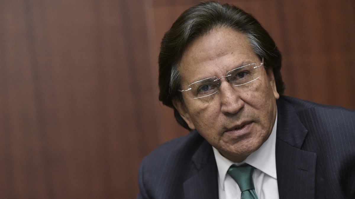 El Expresidente Peruano Alejandro Toledo Se Entrega A La Justicia De Ee