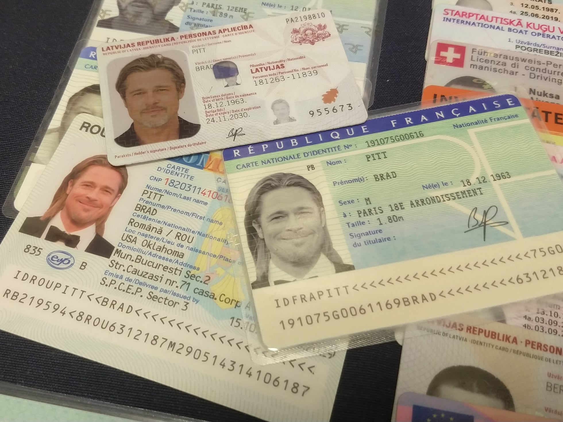 Una máscara de látex y 25 identidades: cae en Benalmádena un experto ...