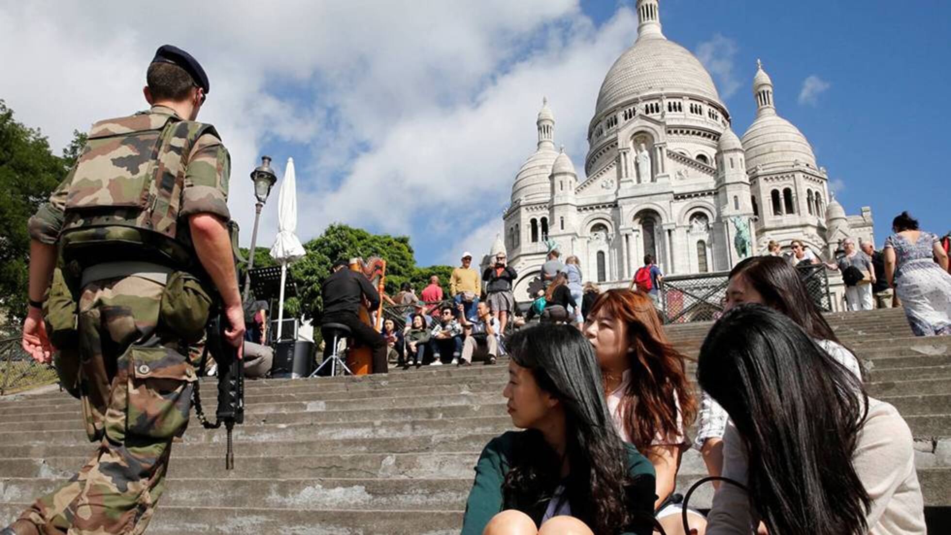 París pierde un millón de turistas por el miedo al terrorismo y las ...