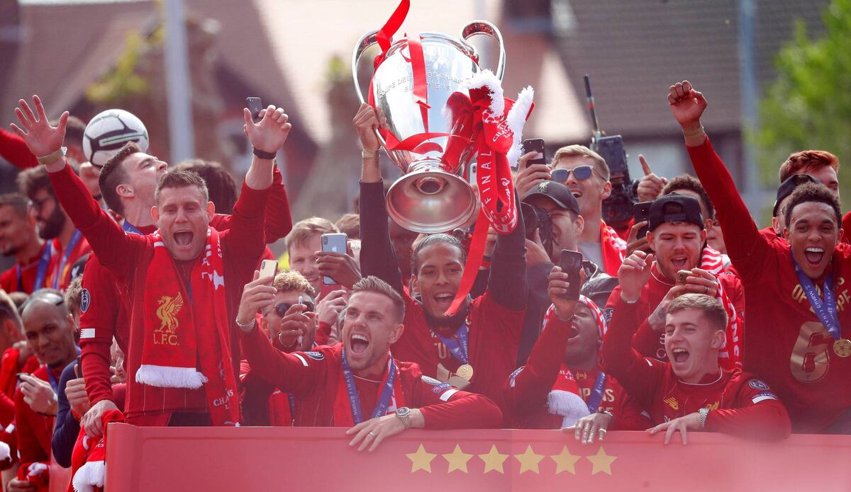 Los ‘reds’ celebran la Champions por las calles de Liverpool, en ...