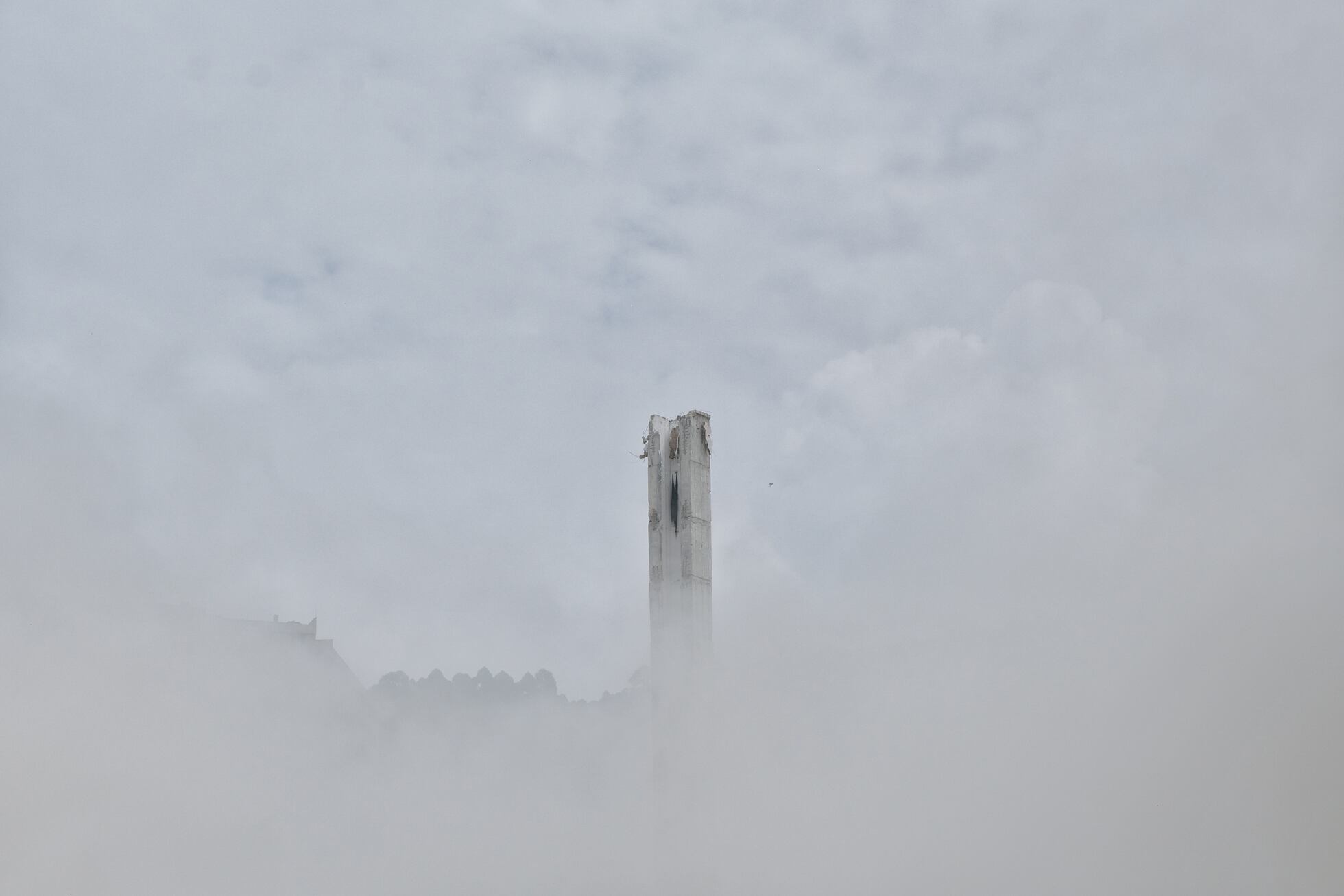 Las imágenes de la implosión del edificio Continental Towers en ...