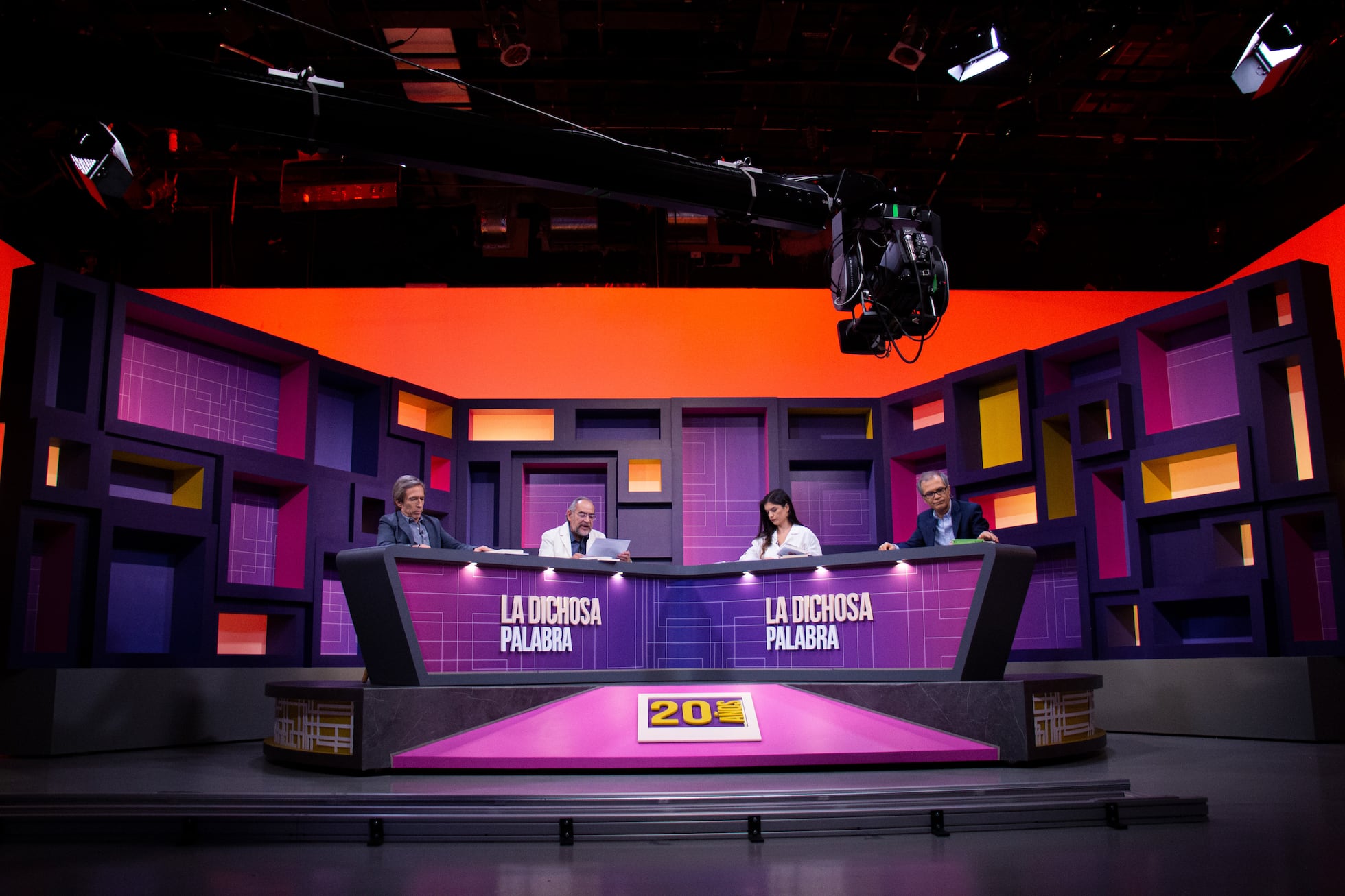 ‘La dichosa palabra’: 20 años de literatura en televisión abierta | EL ...