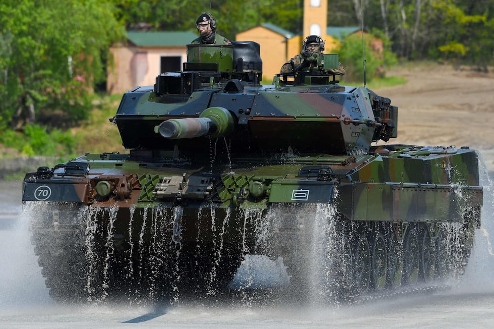 Alemania anuncia el envío “rápido” de 14 tanques Leopard 2 a Ucrania ...