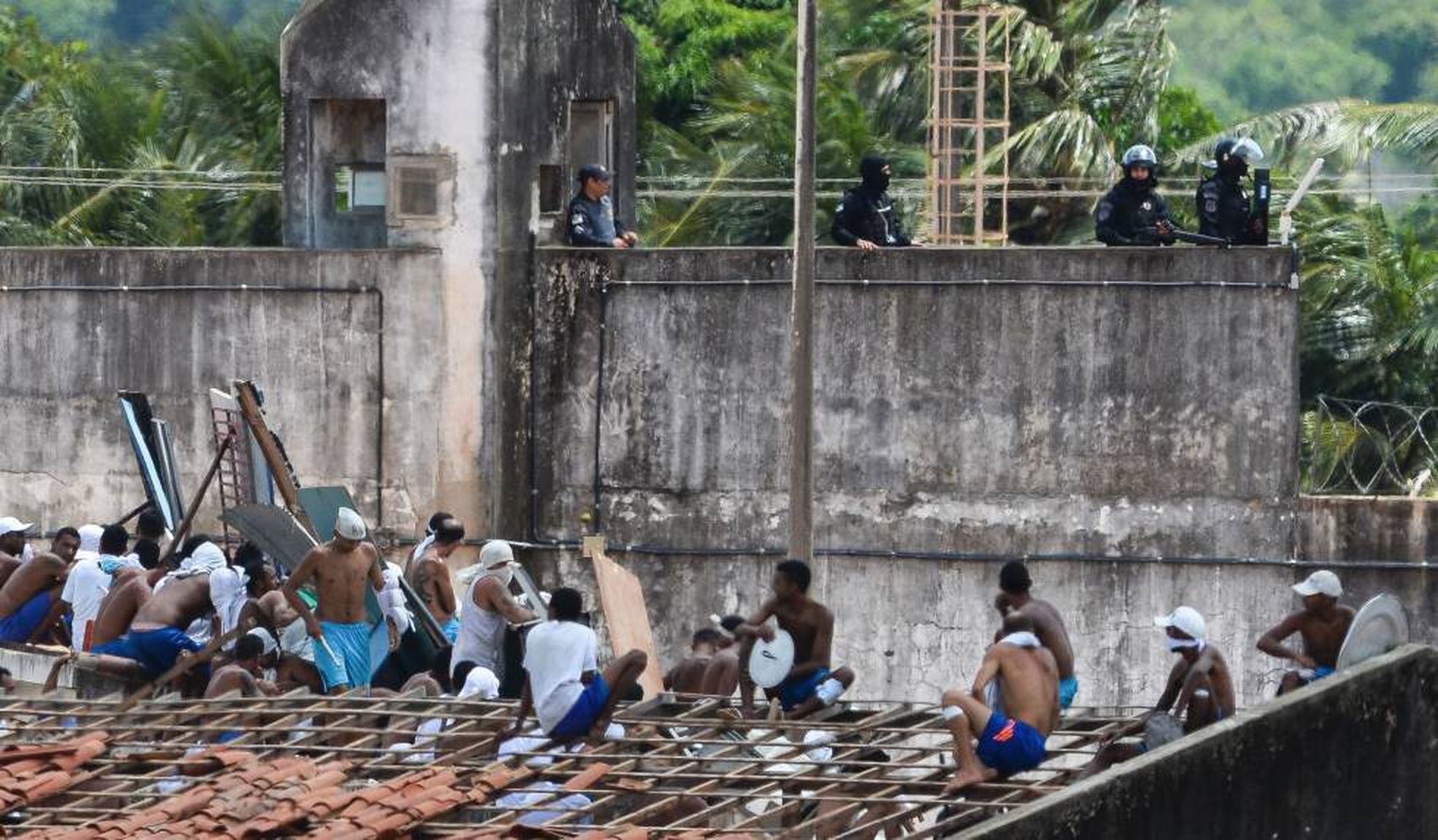Motín con rehenes en una cárcel de Brasil tras la fuga de 40 presos ...