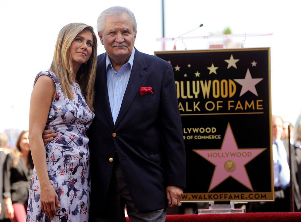 Jennifer Aniston llora la muerte de su padre, el histórico actor de ...