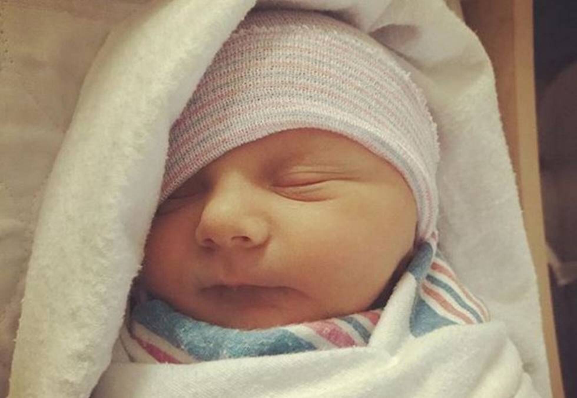 Una presentadora de radio retransmite su parto en directo | Mamas ...