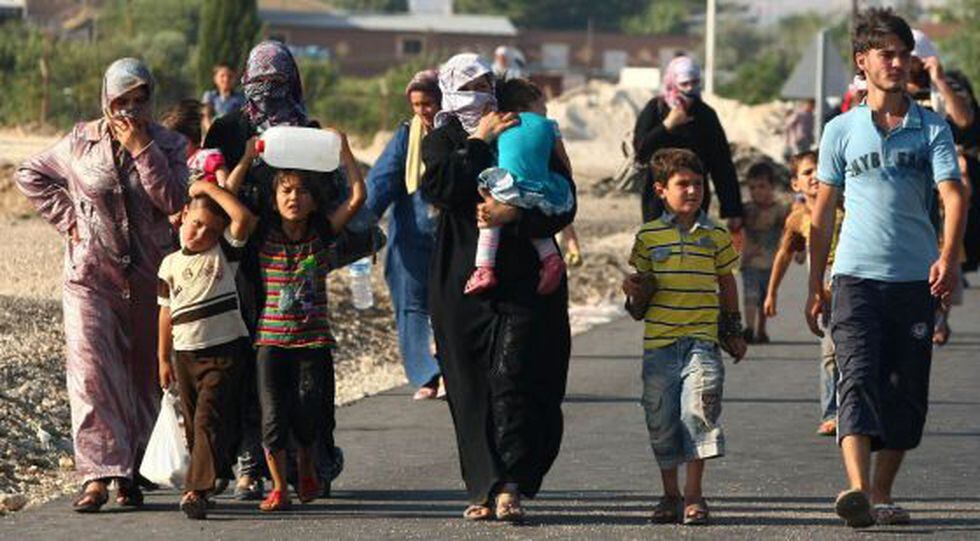 Turquía cierra sus fronteras con Siria pero permite la llegada de ...
