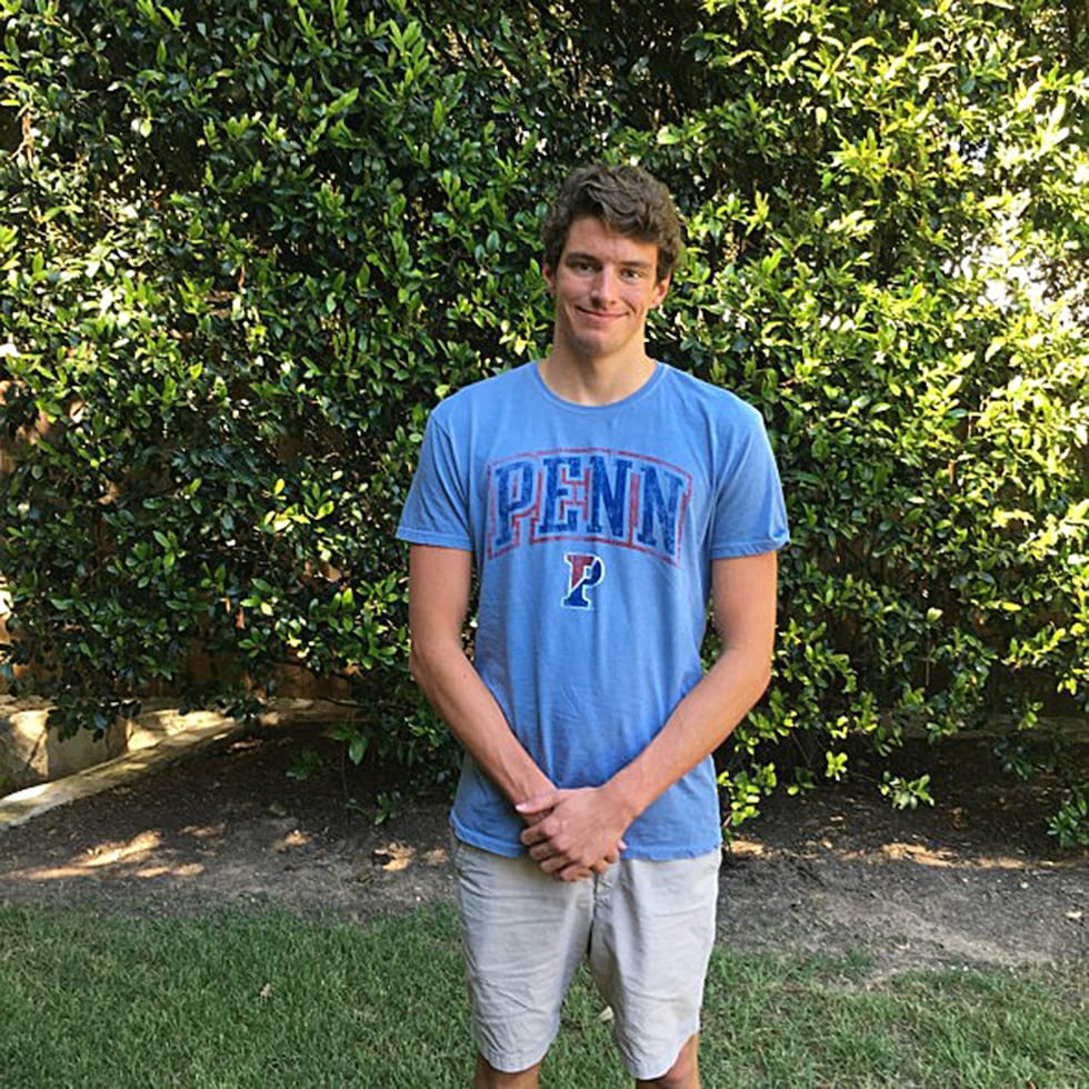 La nadadora transexual Lia Thomas y su dominio en la piscina abren una ...