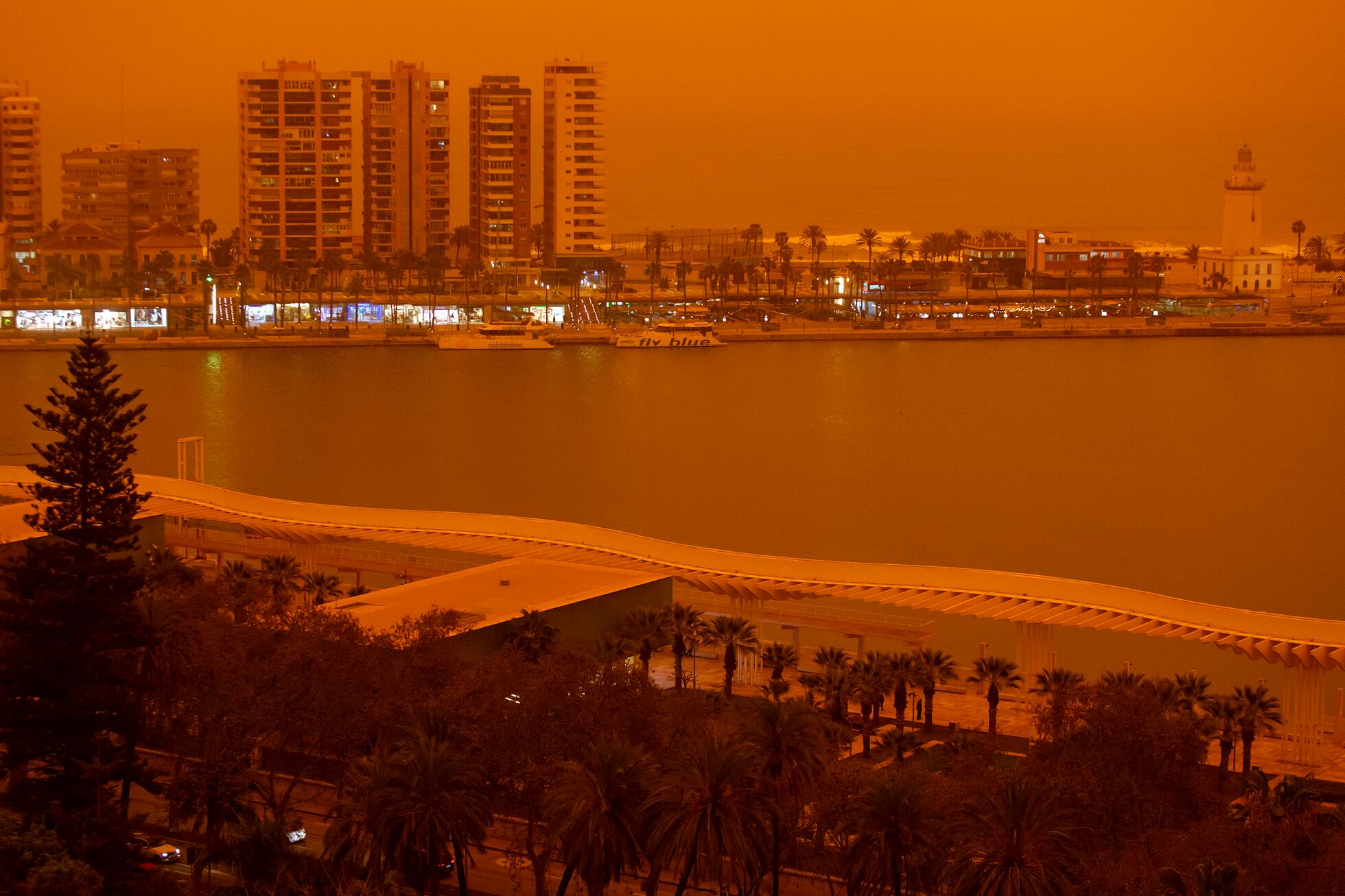 La calima vuelve naranja el cielo de Andalucía | España - Columna Digital