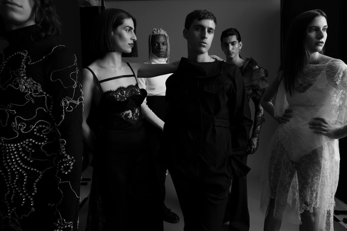 Arturo Obegero, diseñador español en París: “En mi pueblo creen que ...