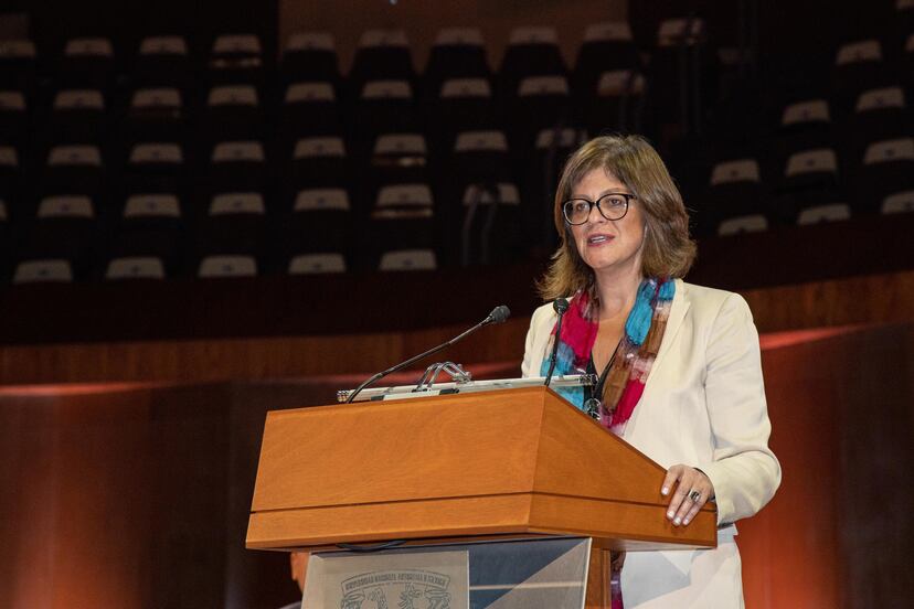 Karina Batthyany: “La mitad de la población latinoamericana aún ...