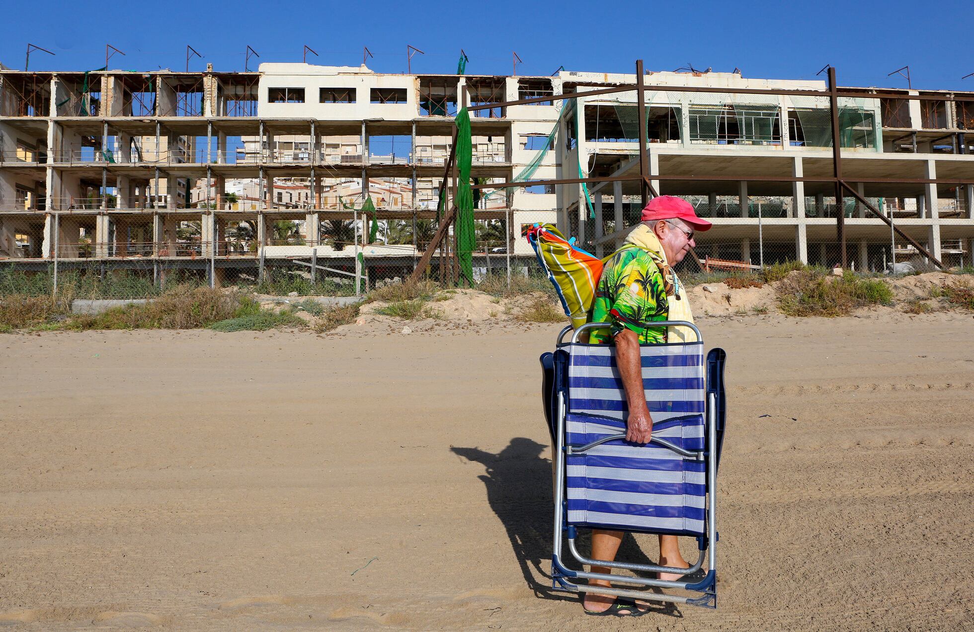 El ‘algarrobico’ de Elche ya es una playa de dunas | Comunidad ...