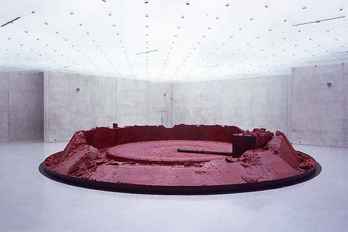 'My Red Homeland' (2003), escultura de Anish Kapoor | Babelia | EL PAÍS