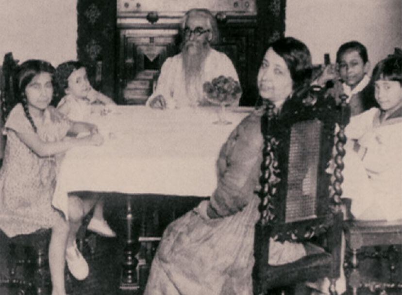 Valle-Inclán, con su familia | Radiotv | EL PAÍS