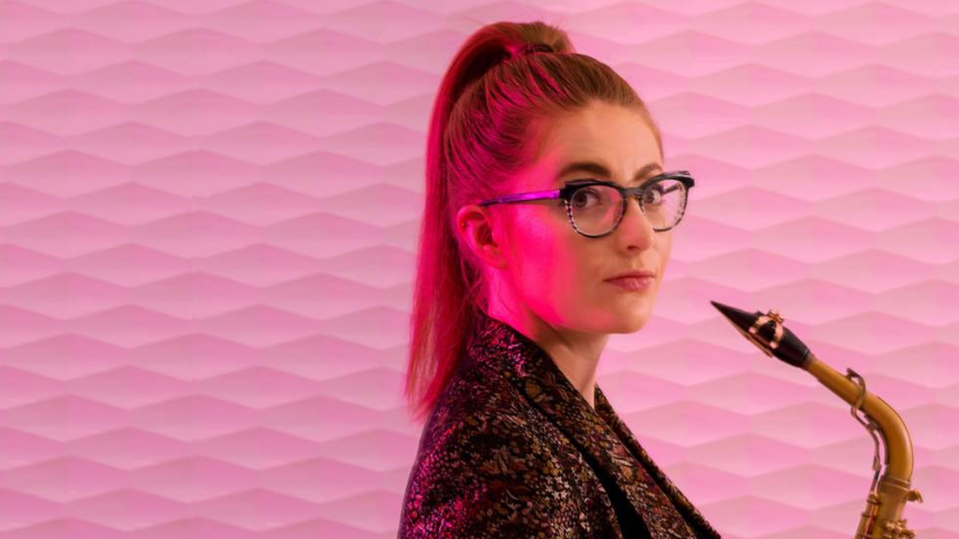 Jess Gillam: La saxofonista que rompe con las tradiciones de la música ...