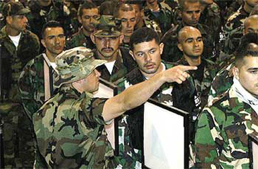 Paramilitares colombianos entregan las armas | Internacional | EL PAÍS