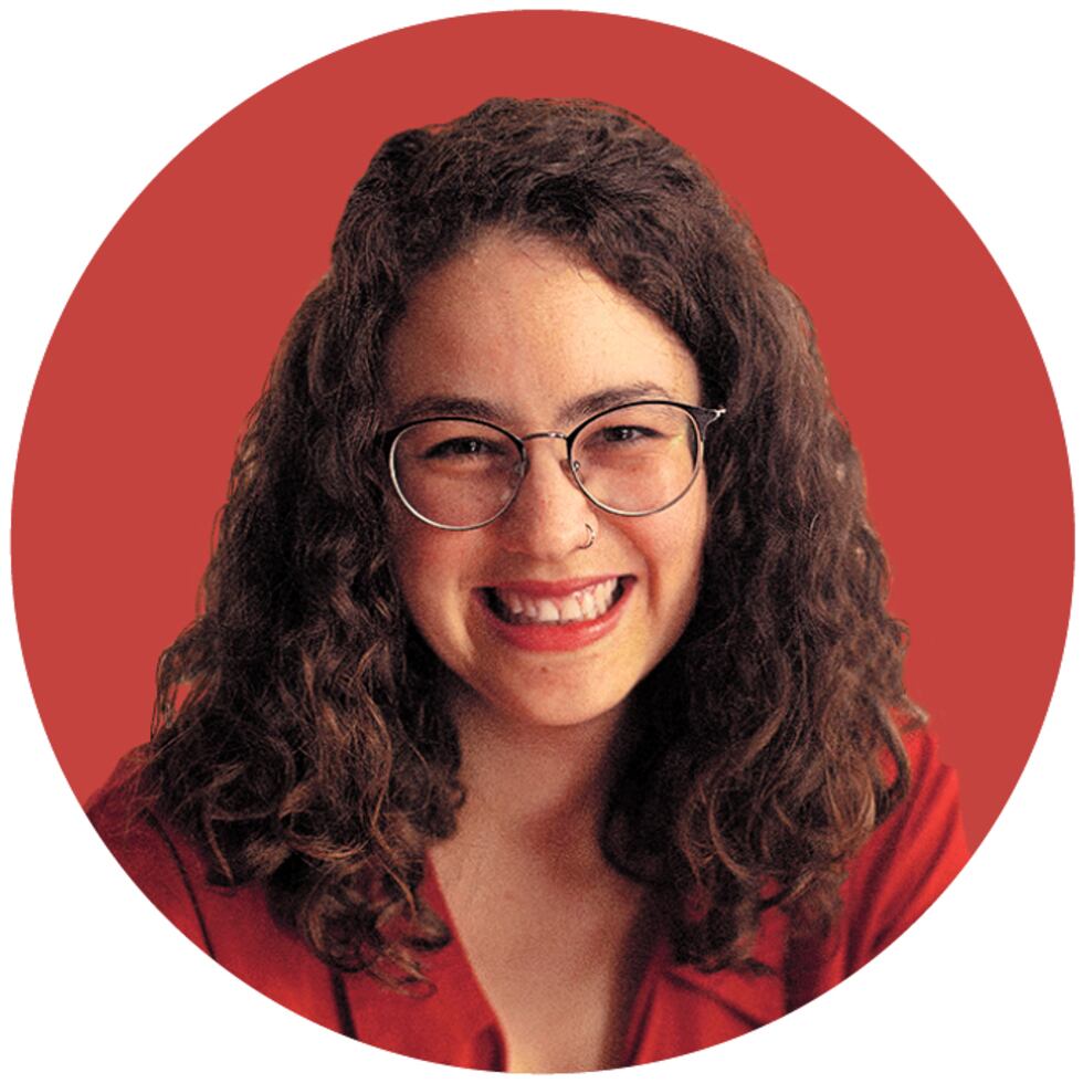 Andrea Chapela: “Empecé escribiendo ‘fanfiction’ en Internet” | Babelia ...