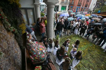 Las ‘Mayas’ de Colmenar Viejo, en imágenes | Fotos | Noticias de Madrid ...