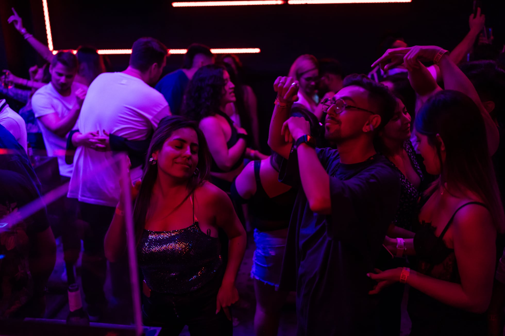 Bad Bunny: Bienvenido a Perro Negro, el templo del perreo | EL PAÍS ...