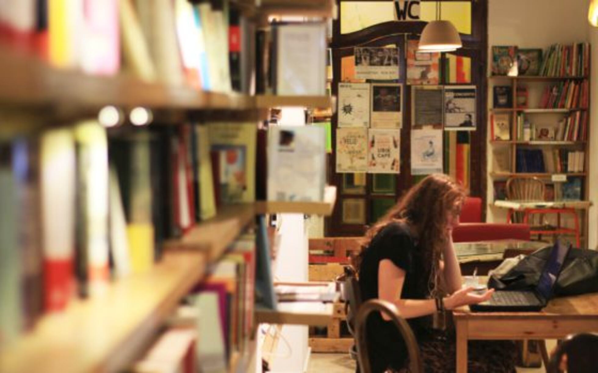 Cuatro cafés librería imperdibles en Valencia | El Viajero | EL PAÍS