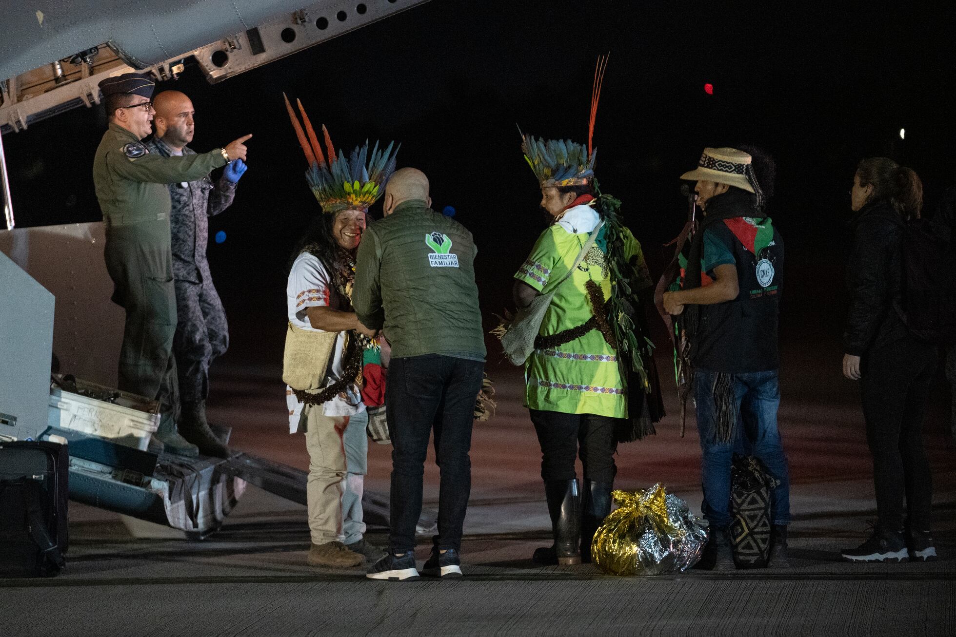 El rescate de los niños colombianos, en imágenes | Fotos | EL PAÍS ...