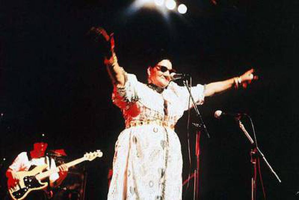 Cheikha Rimitti, la legendaria abuela del 'rai', visita España ...