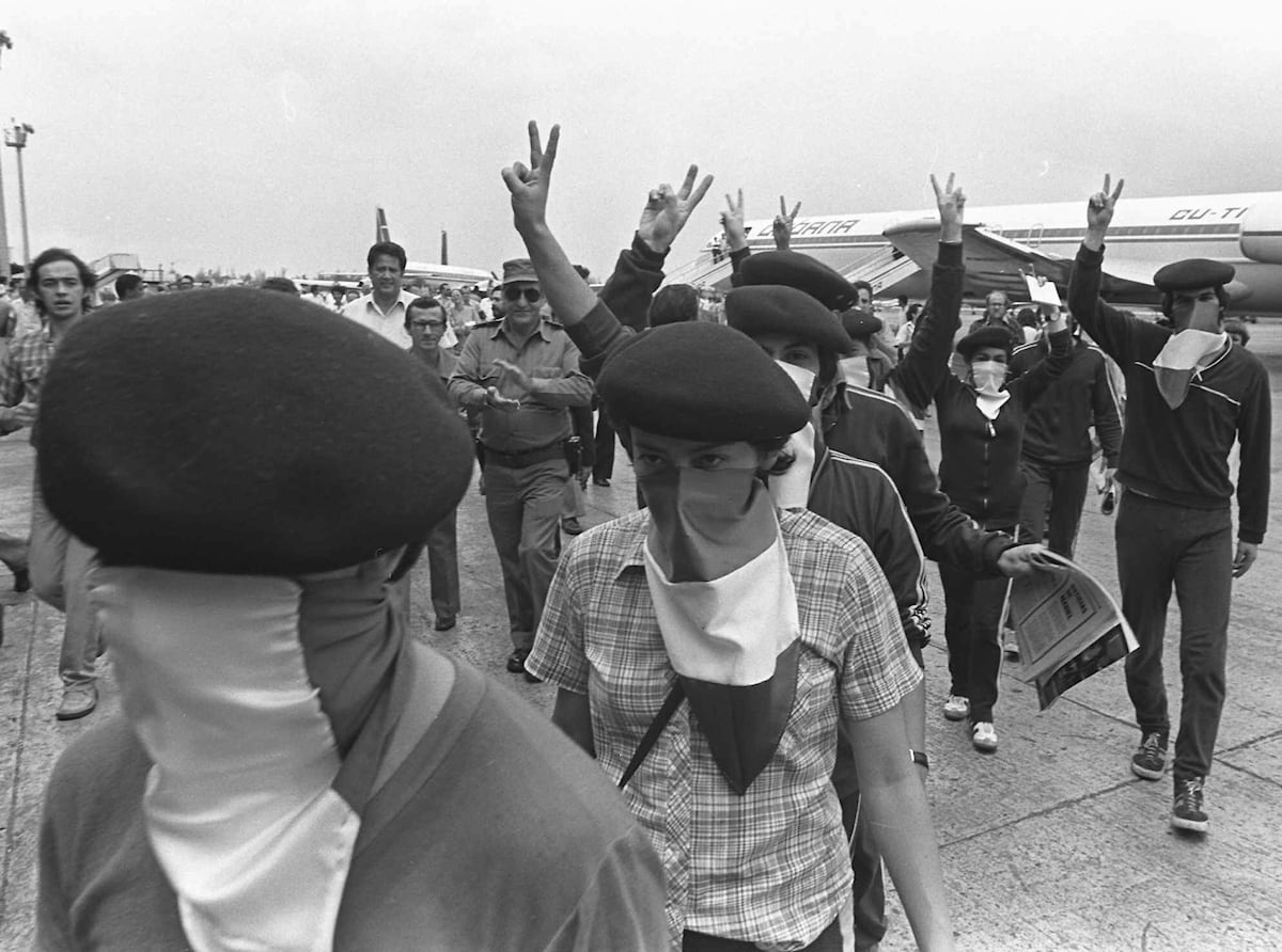 M-19: a 53 años del surgimiento de la primera guerrilla que firmó la ...