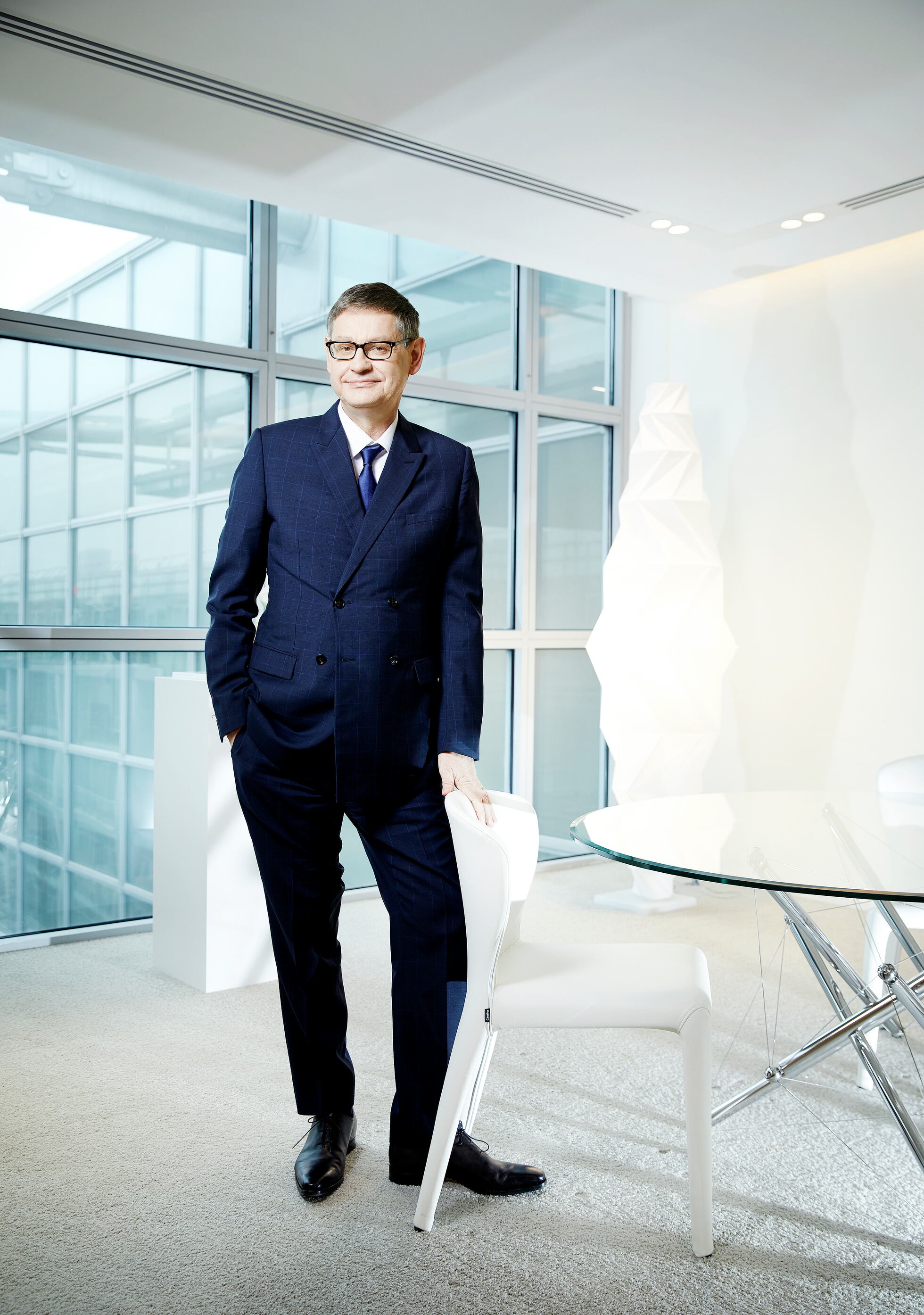 Cyrille Vigneron: “Las cosas útiles casi nunca nos hacen felices” | EL ...