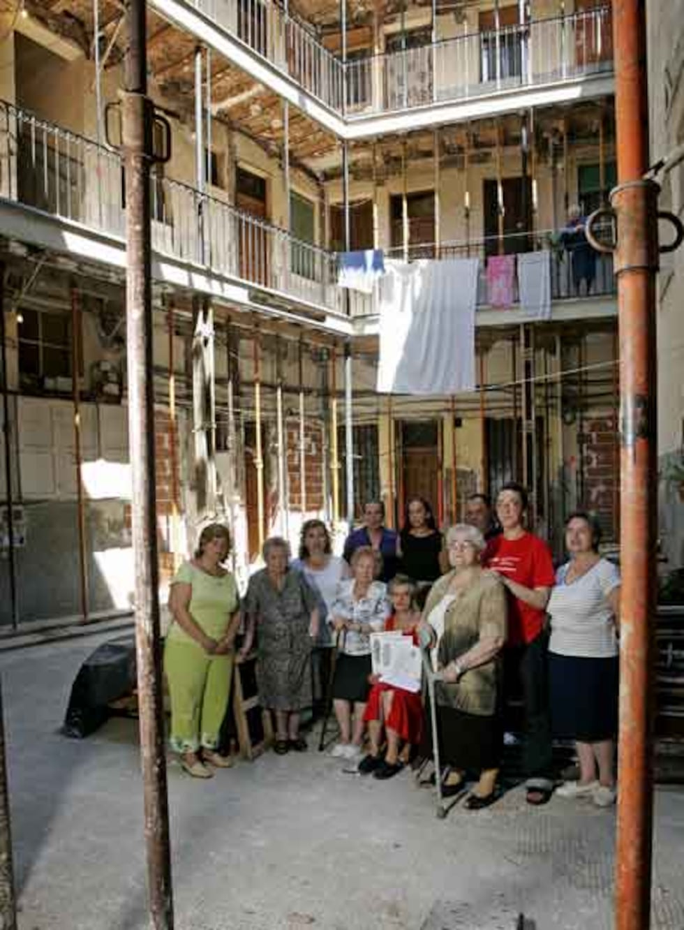 En busca de una corrala para rodar la escena más impactante del año ...