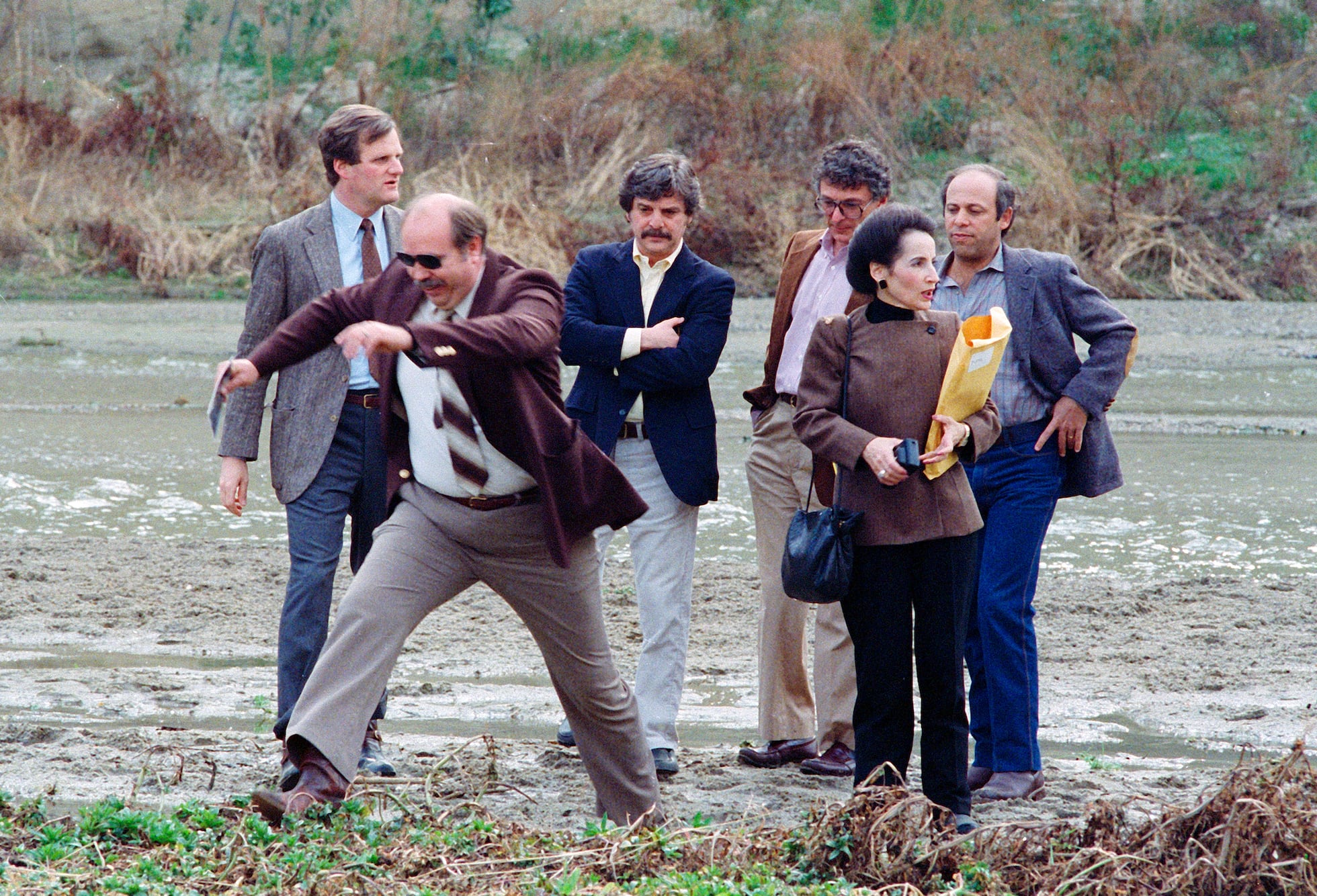 “Sigamos rodando”: 40 años de la catastrófica decisión que mató a dos niños y al actor principal ...