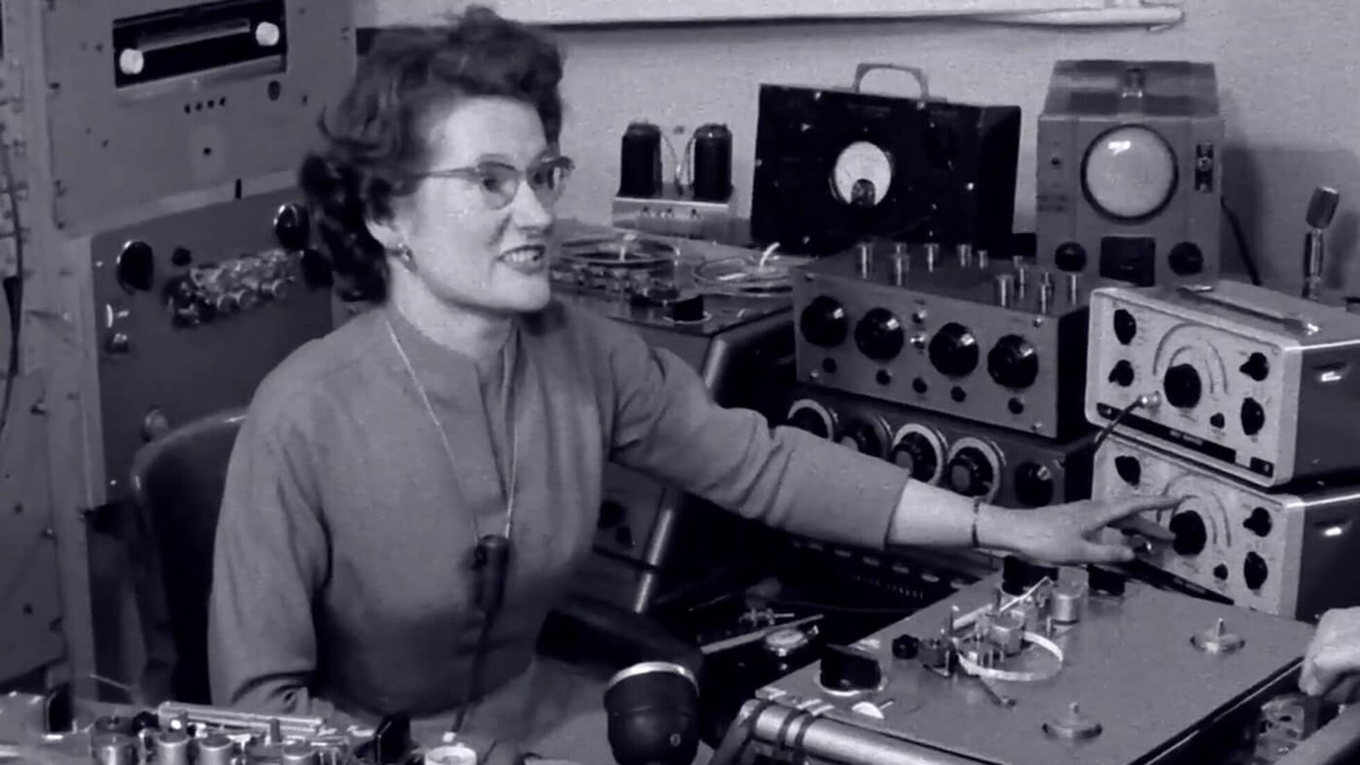 ‘Sisters With Transistors’: Un recuerdo a las mujeres que rompieron el ...