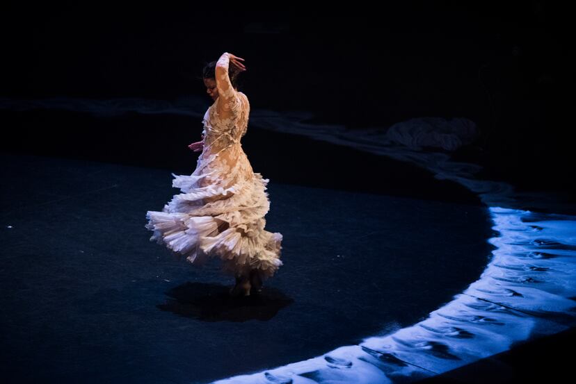 La bailaora María Moreno soprende en la Bienal de Sevilla con una obra ...