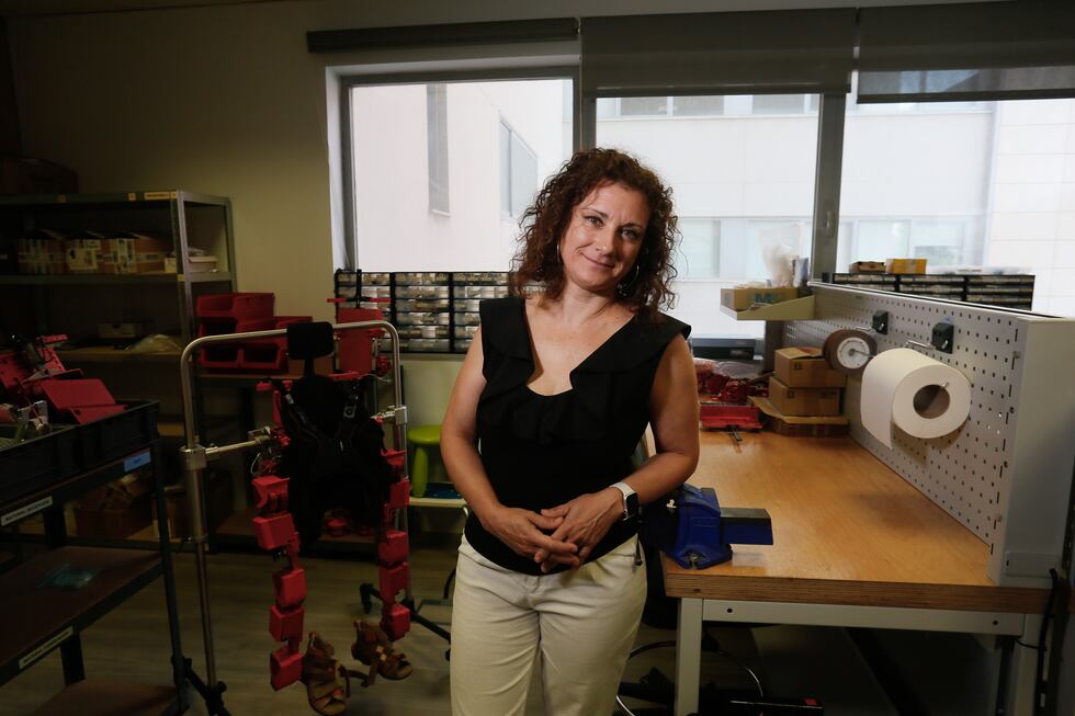 Elena García Armada: “Nos está costando más llevar el exoesqueleto ...